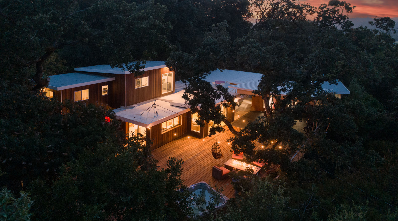 Exquisite SE Santa Rosa Mid-Century Modern Tree house